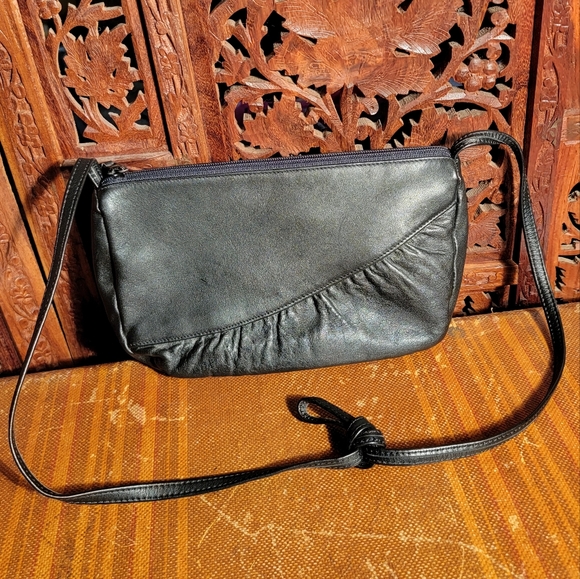 Lisa Loren | Bags | Vintage Lisa Loren Black Nappa Leather Crossbody ...